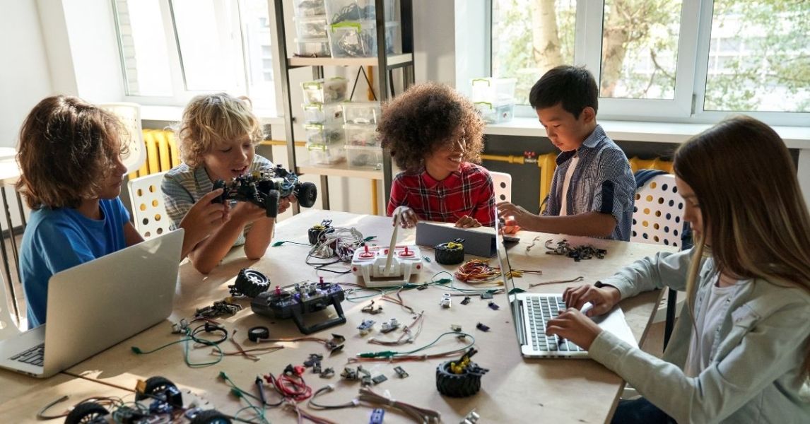 Full steam ahead! Designing and implementing STEAM programs in the ...